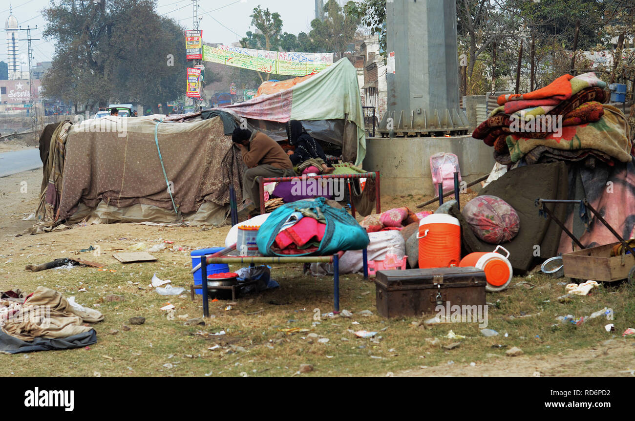 Lahore, Pakistan. 16th Jan, 2019. Pakistani government on one side ...