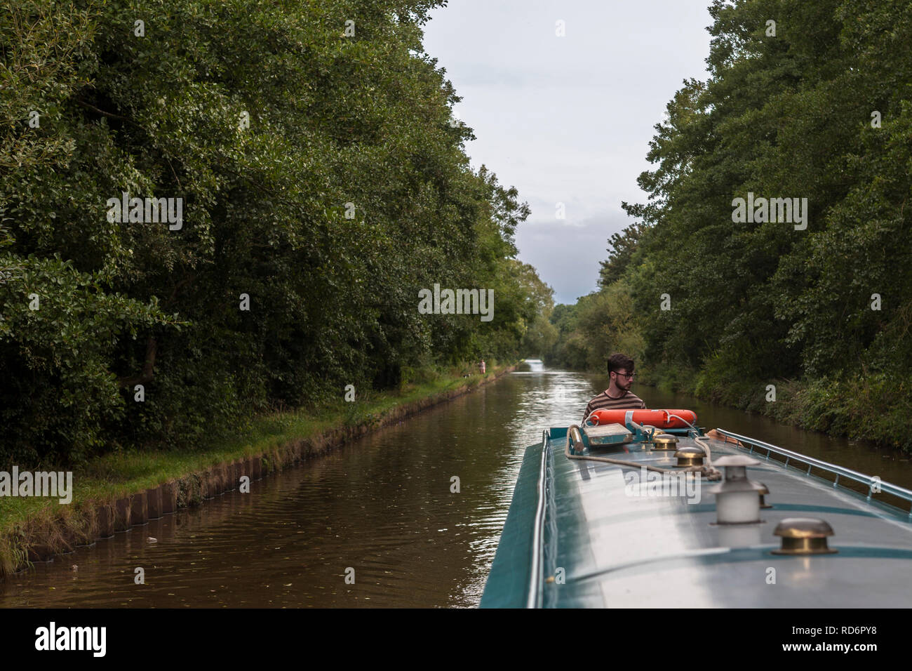 A quiet stretch of the Llangollen Canal at Whixall Moss, on the England ...