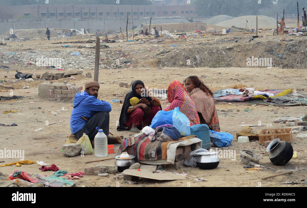 Lahore, Pakistan. 16th Jan, 2019. Pakistani government on one side ...