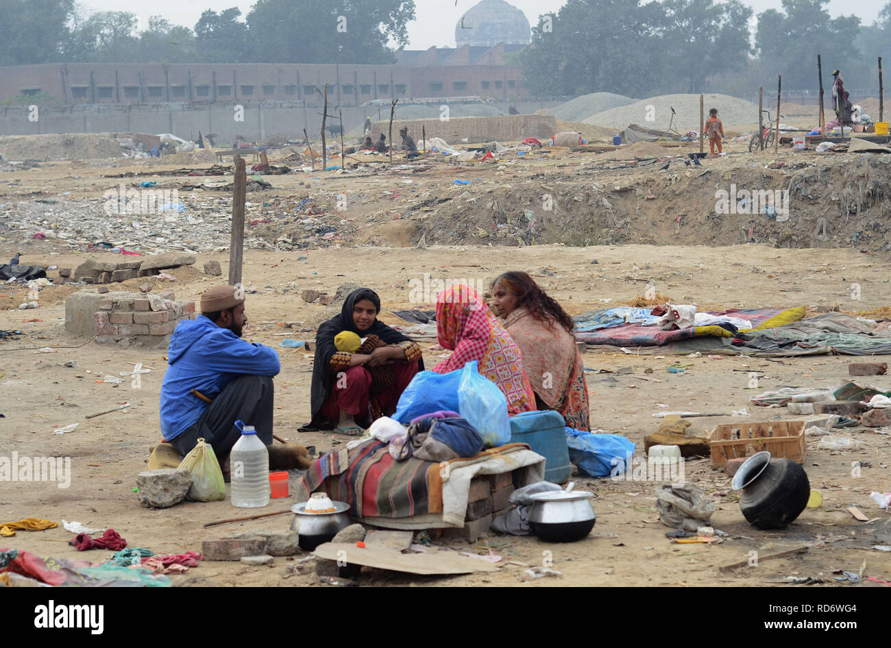 Lahore, Pakistan. 16th Jan, 2019. Pakistani government on one side ...