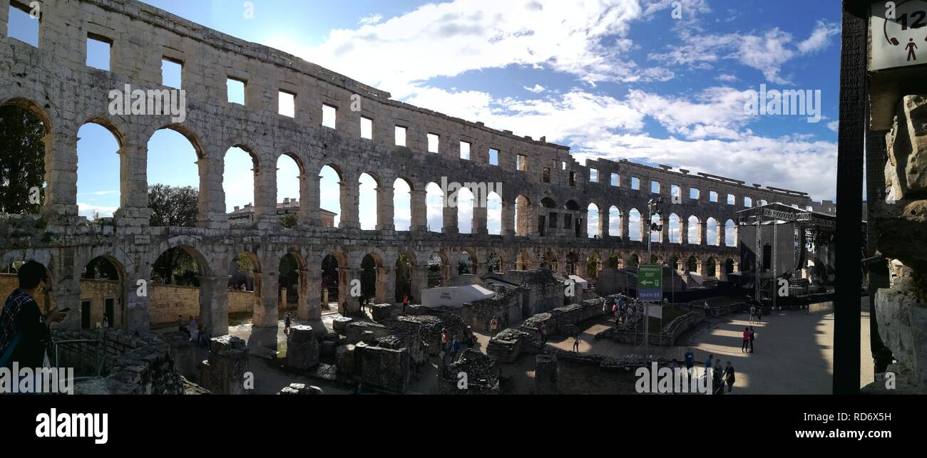 Pula amphitheatre interior hi-res stock photography and images - Alamy