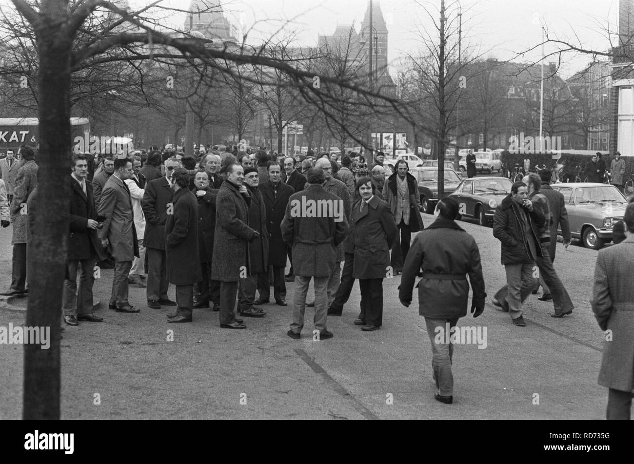 Ambtenaren vertrekken van Stock Photo - Alamy