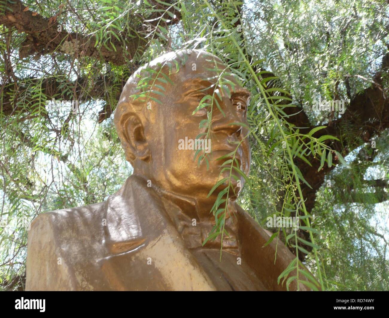 América (pueblo) - Plaza central, monumento a Sarmiento (01 Stock Photo ...