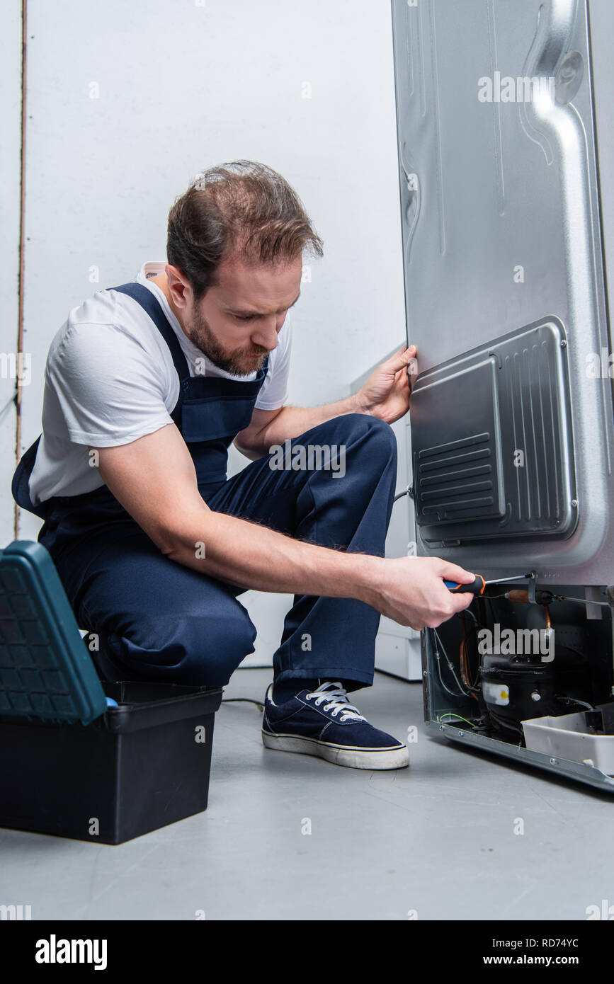 Master refrigerator repair hi-res stock photography and images - Alamy