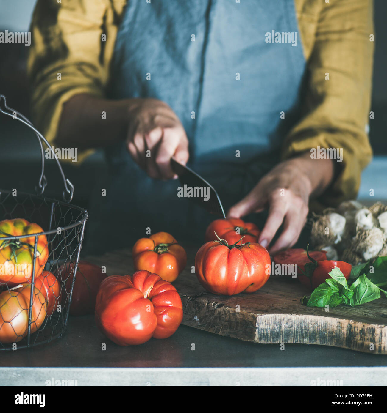 Cooking in action cutting salad hi-res stock photography and images - Alamy