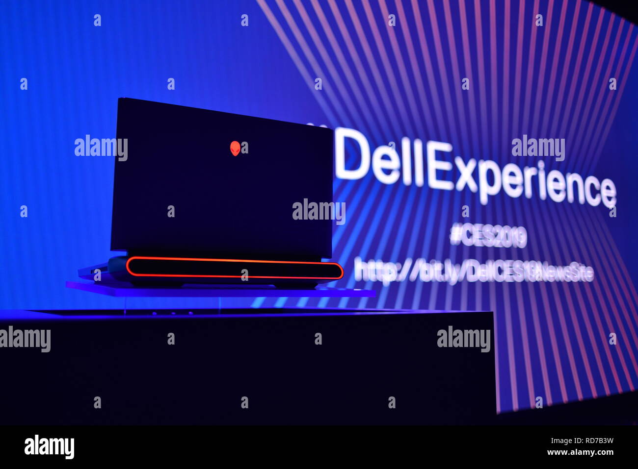 "The Dell Experience" industry and press conference for Dell, launching ...