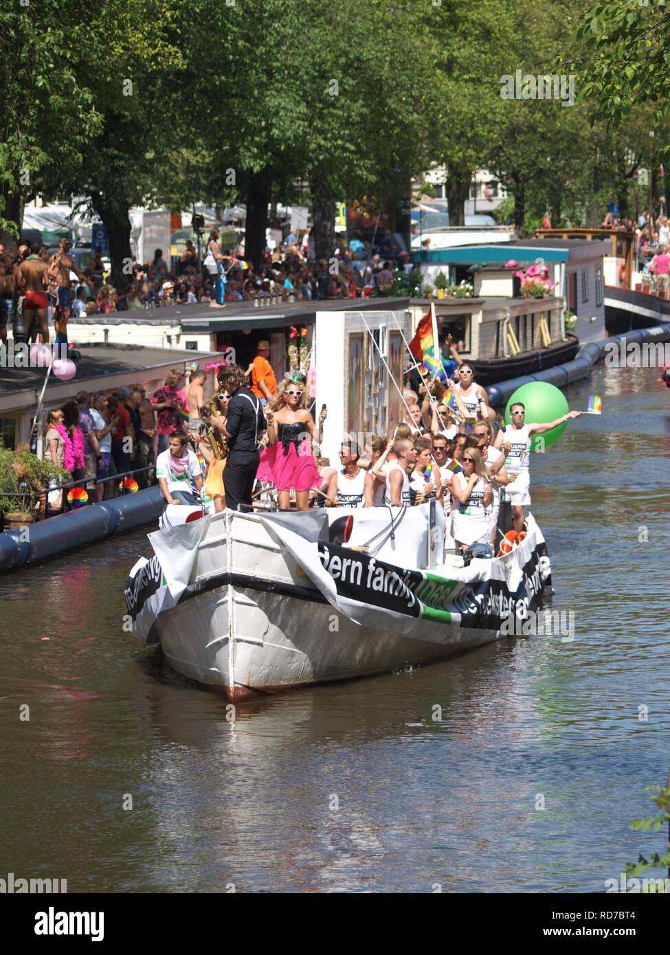 Amsterdam Gay Pride 2013 boat no29 D66 pic1 Stock Photo - Alamy