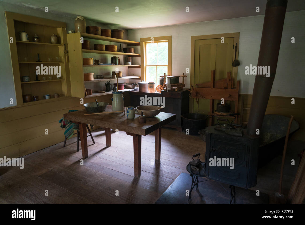 The historic Hale Farm Village in Ohio's only National Park, Cuyahoga ...