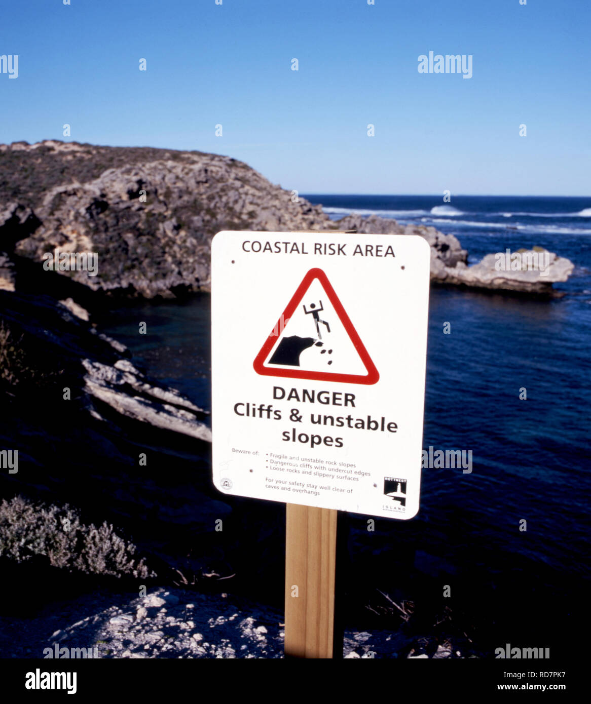 Warning sign australia cliff hi-res stock photography and images - Alamy