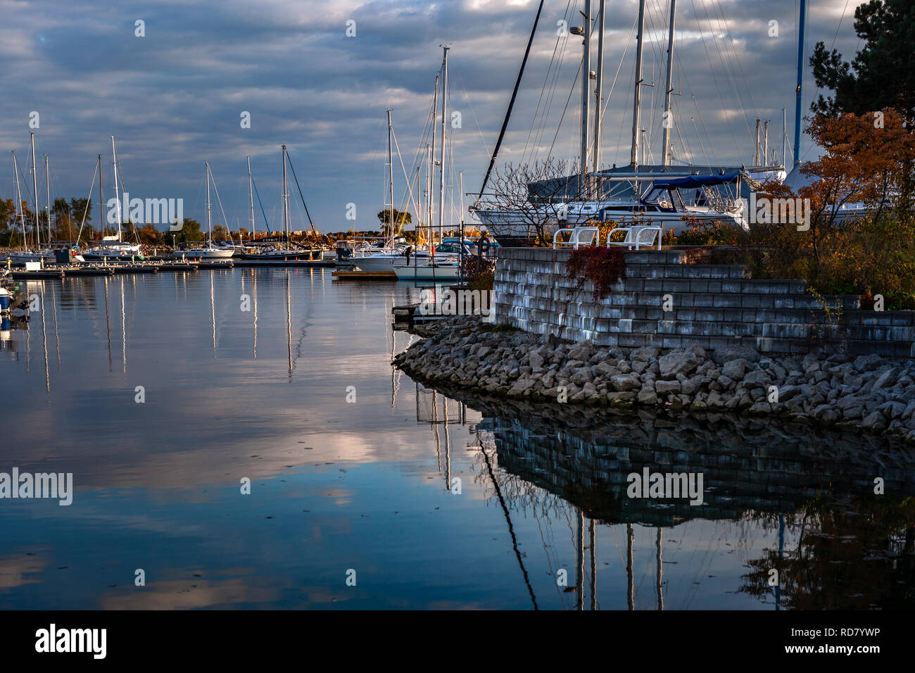Toronto, CANADA - October 25, 2018: Promenade park, and Marina at ...