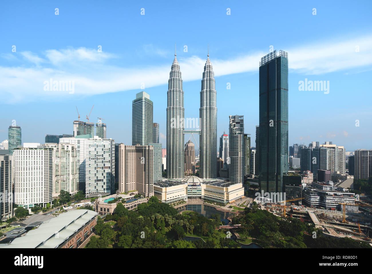 Petronas building hi-res stock photography and images - Alamy
