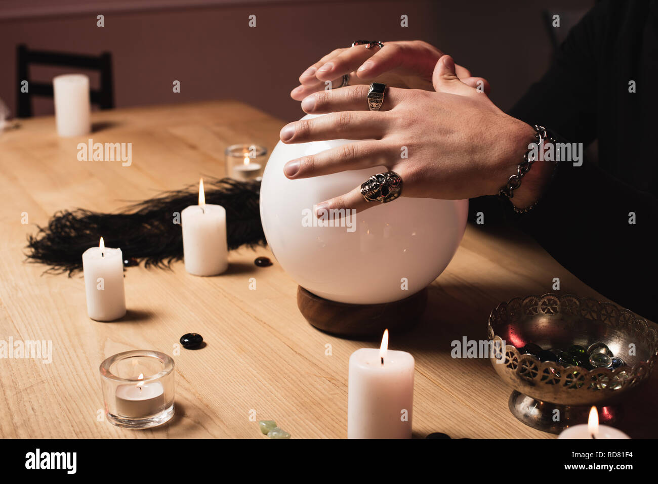 Psychic studio hi-res stock photography and images - Alamy