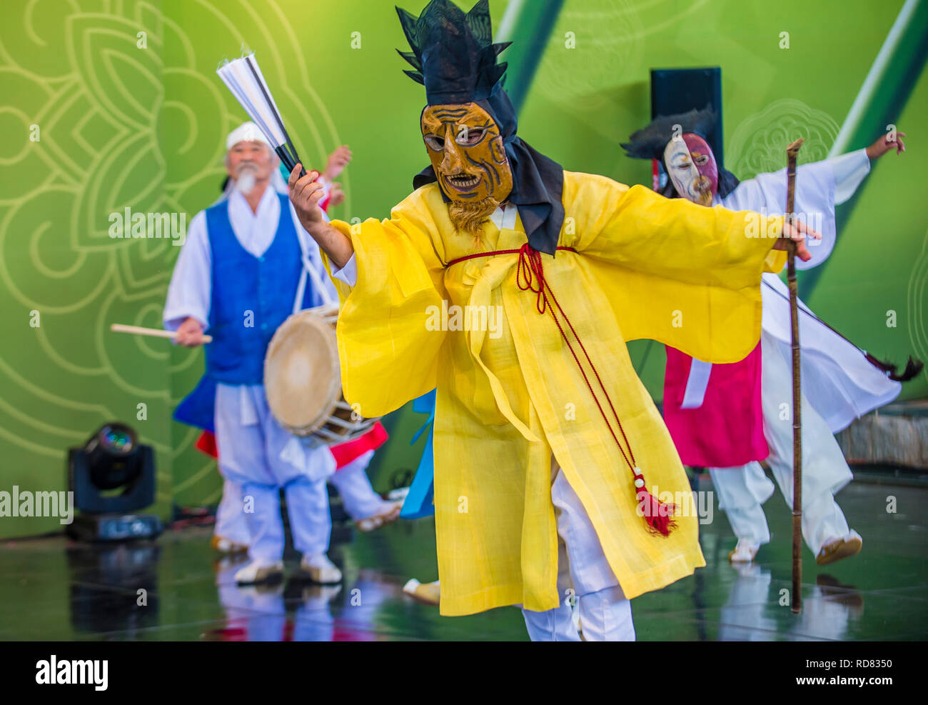 Actors performing the traditinal Korean Maskdance at Andong South Korea ...