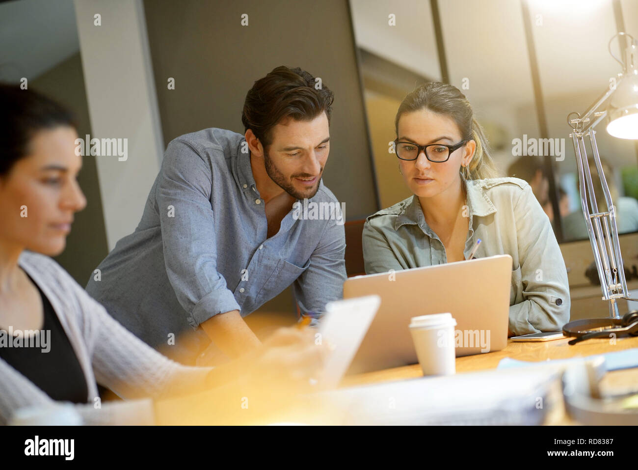 Workshopping hi-res stock photography and images - Alamy