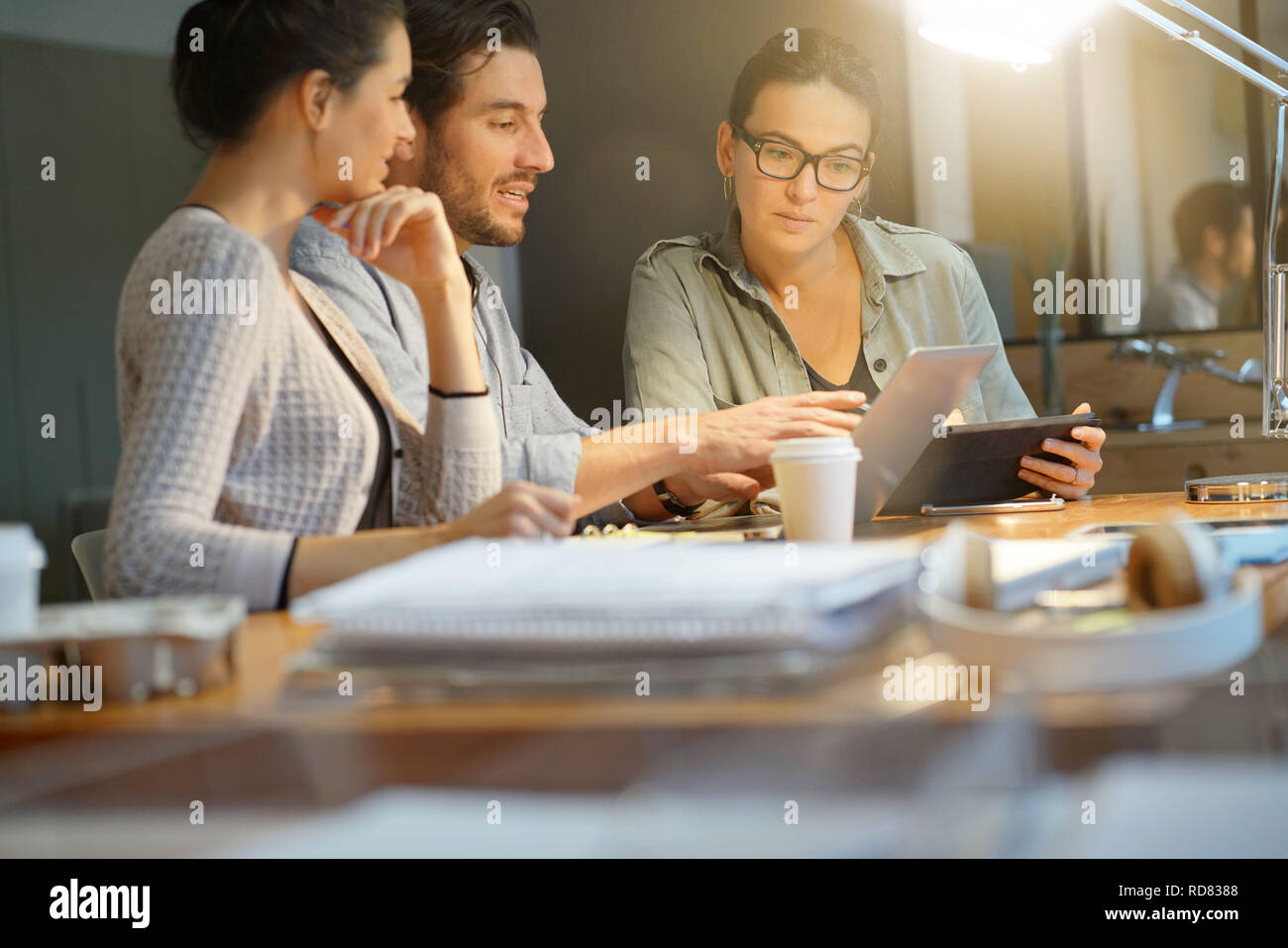 Workshopping hi-res stock photography and images - Alamy