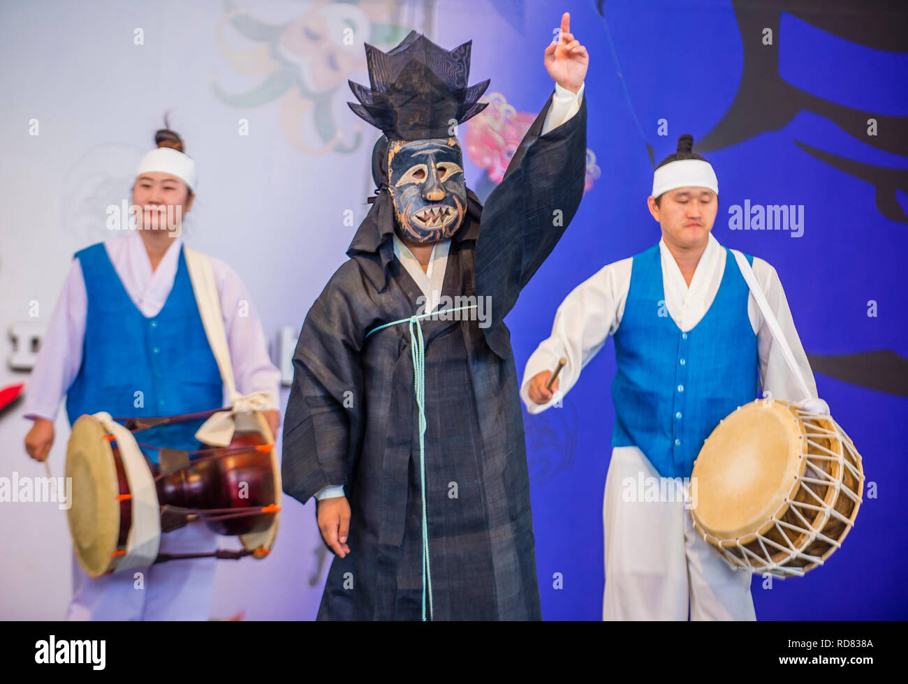 Actors performing the traditinal Korean Maskdance at Andong South Korea ...