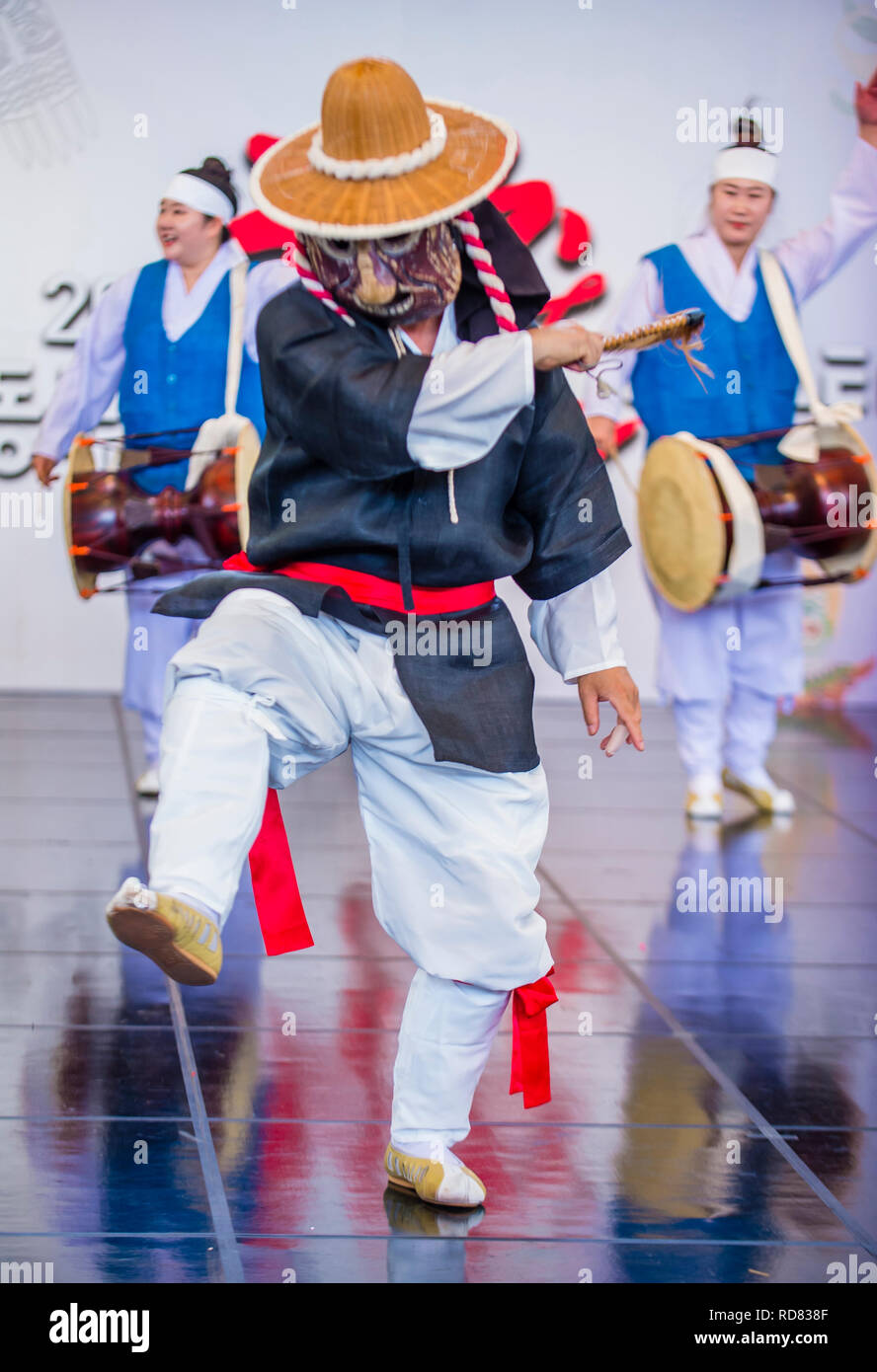Actors performing the traditinal Korean Maskdance at Andong South Korea ...