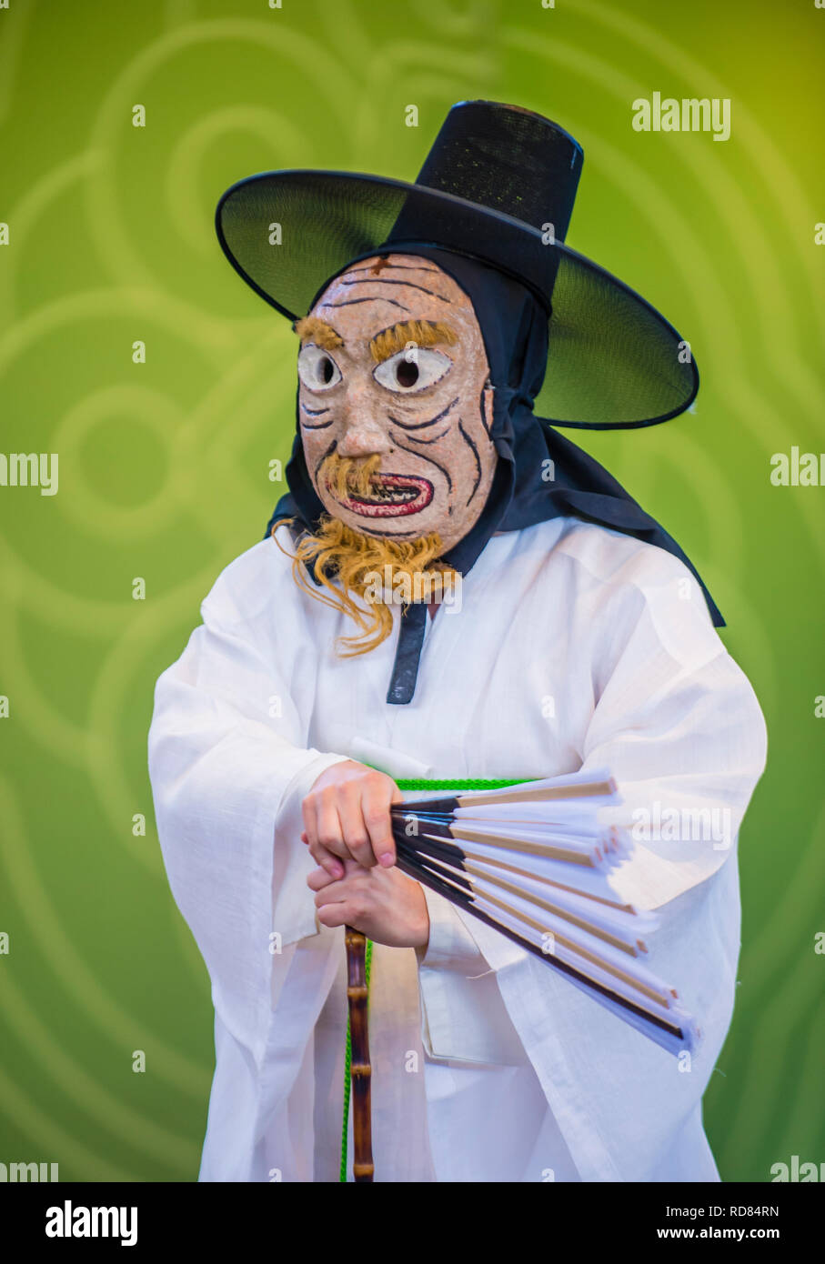Actor performing the traditinal Korean Maskdance at Andong South Korea ...