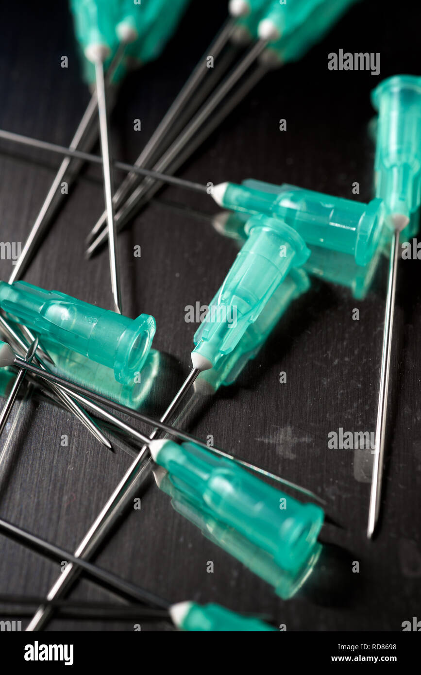 Group of needles for syringe Stock Photo - Alamy