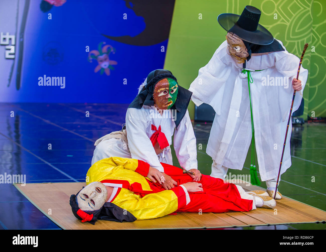 Actors performing the traditinal Korean Maskdance at Andong South Korea ...