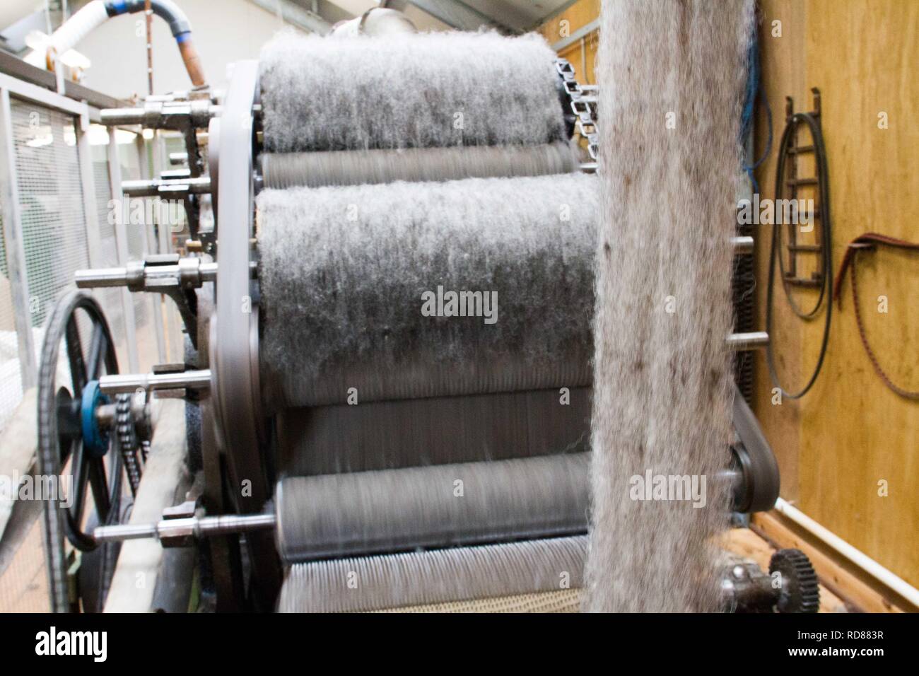 Woll spinning hi-res stock photography and images - Alamy
