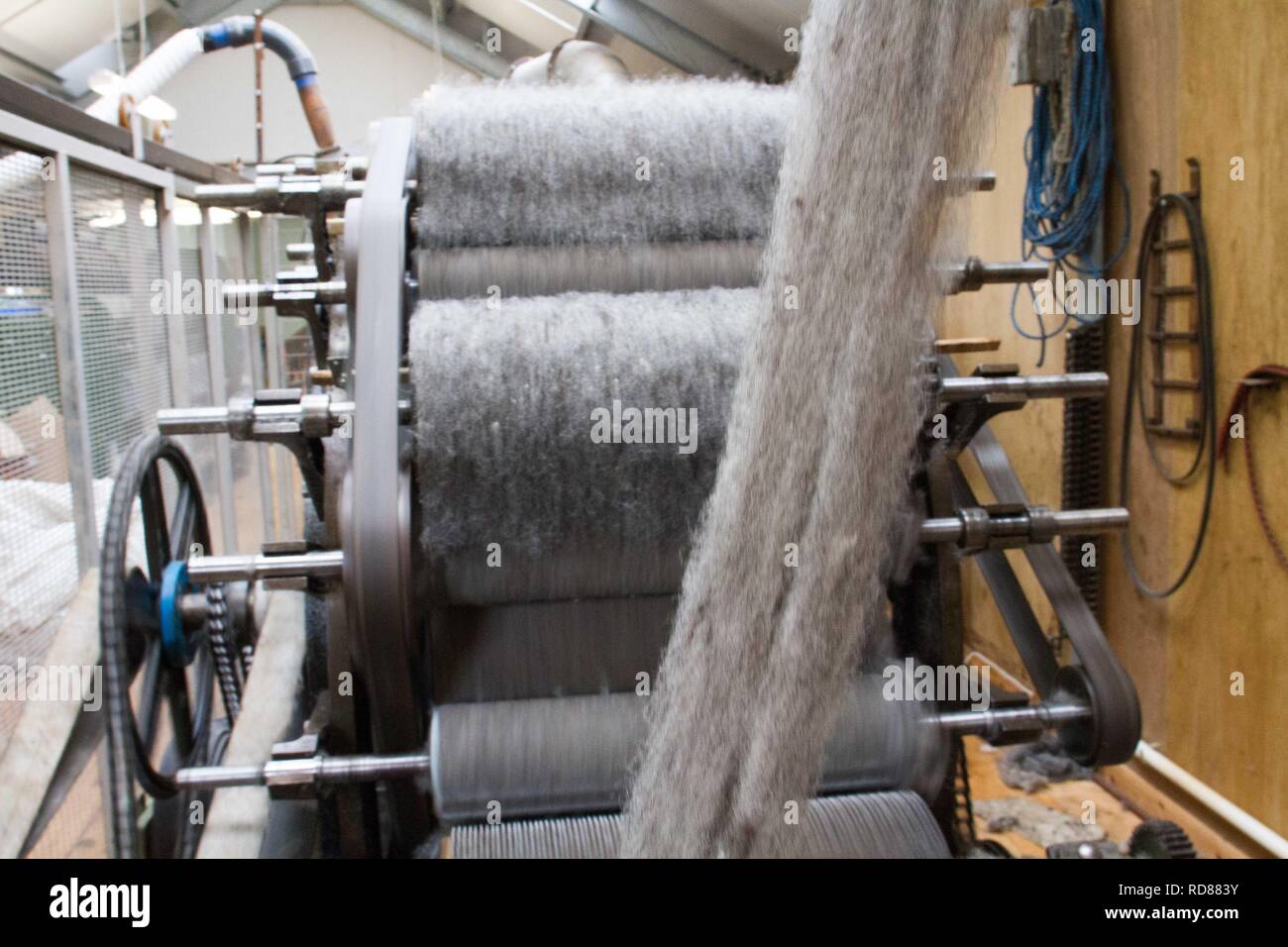 Woll spinning hi-res stock photography and images - Alamy