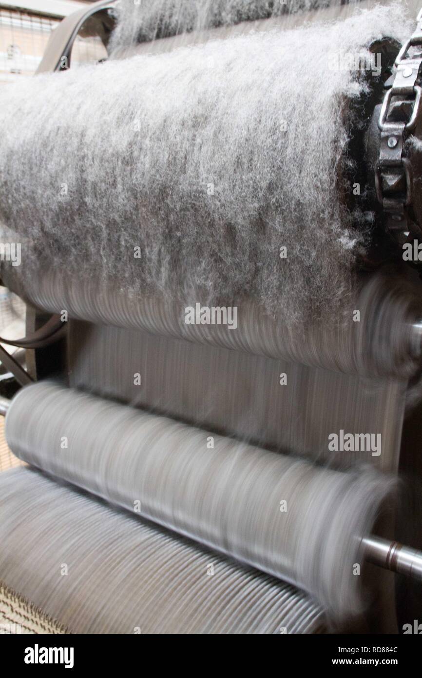 Woll spinning hi-res stock photography and images - Alamy
