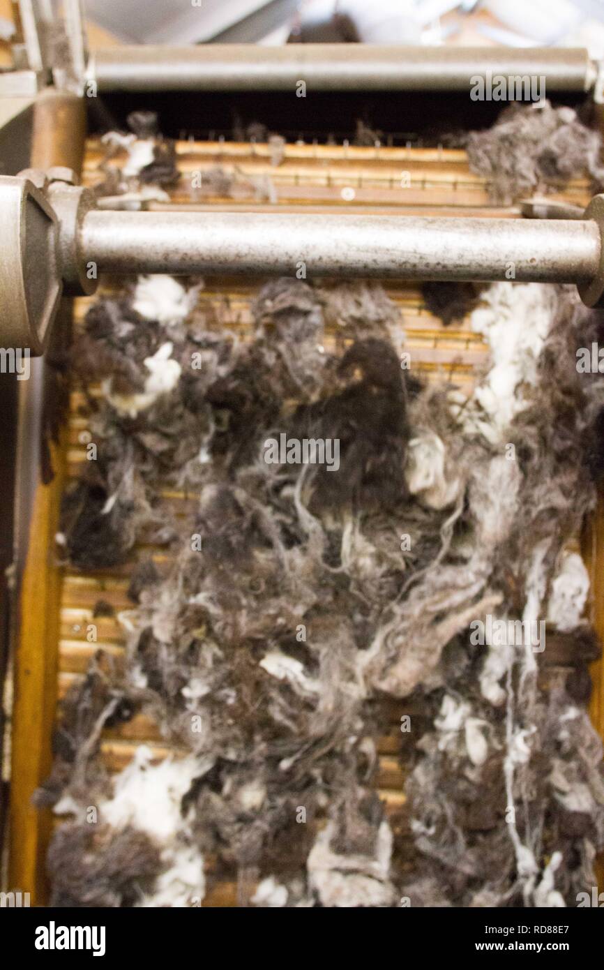 Uists textile production hi-res stock photography and images - Alamy