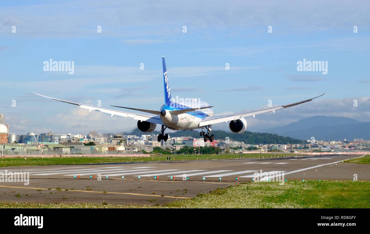 Boeing 787 881 hi-res stock photography and images - Alamy