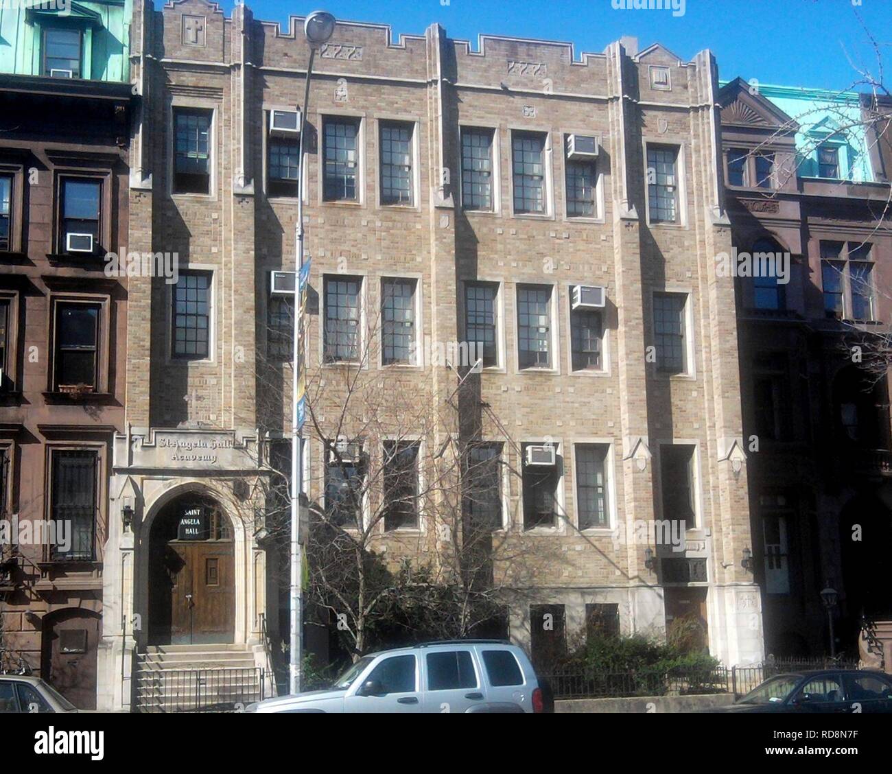 Angela Hall Acad Washington Av Clinton Hill jeh Stock Photo - Alamy