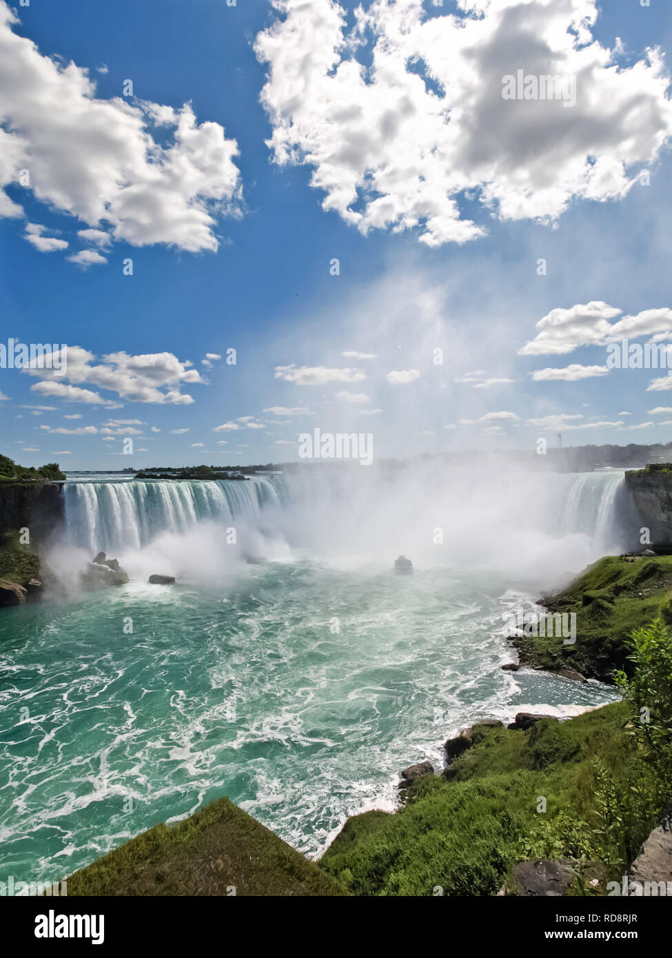 Niagara Falls, a complex of waterfalls on the Niagara River Stock Photo ...