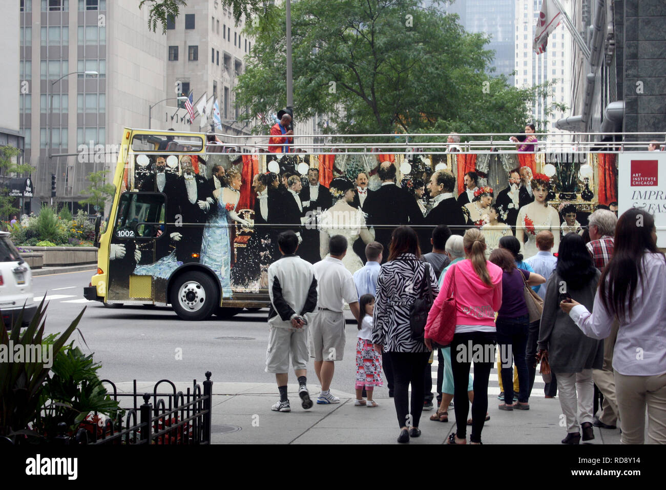Guided bus tour in downtown Chicago, IL, USA Stock Photo - Alamy