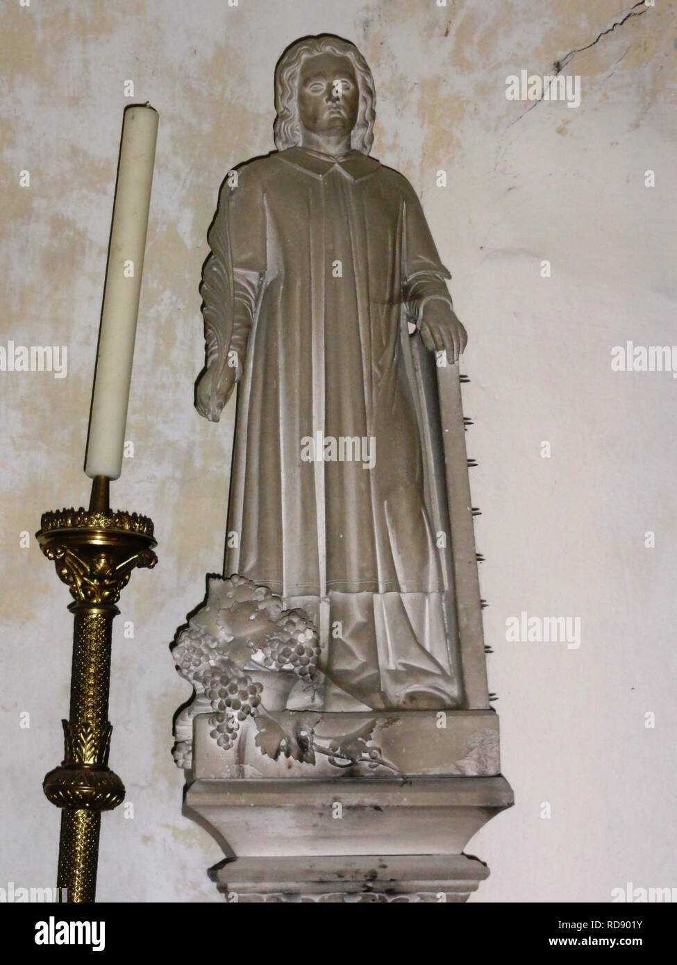 Ancerville (Meuse) église, statue (06 Stock Photo - Alamy
