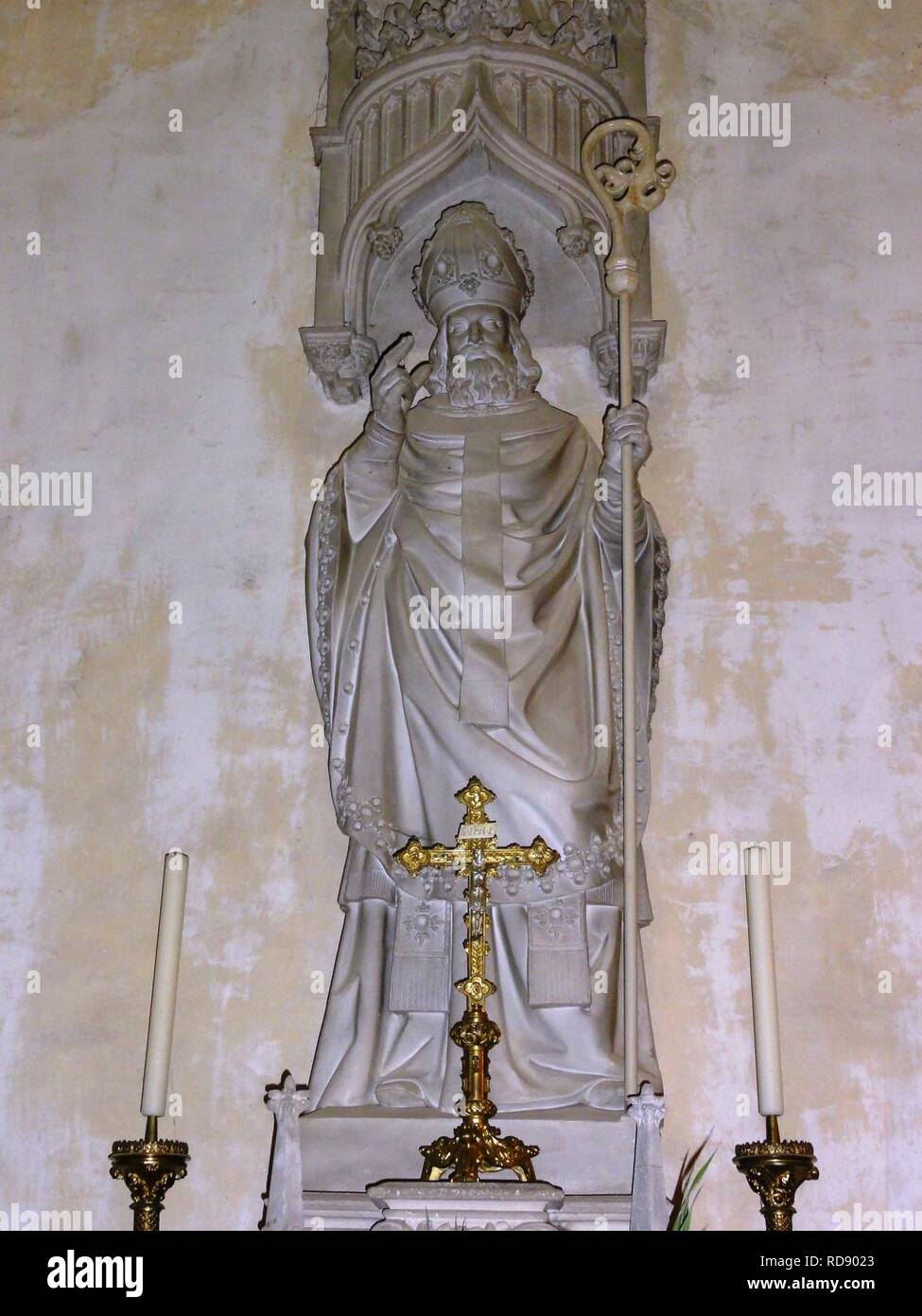 Statue eveque hi-res stock photography and images - Alamy