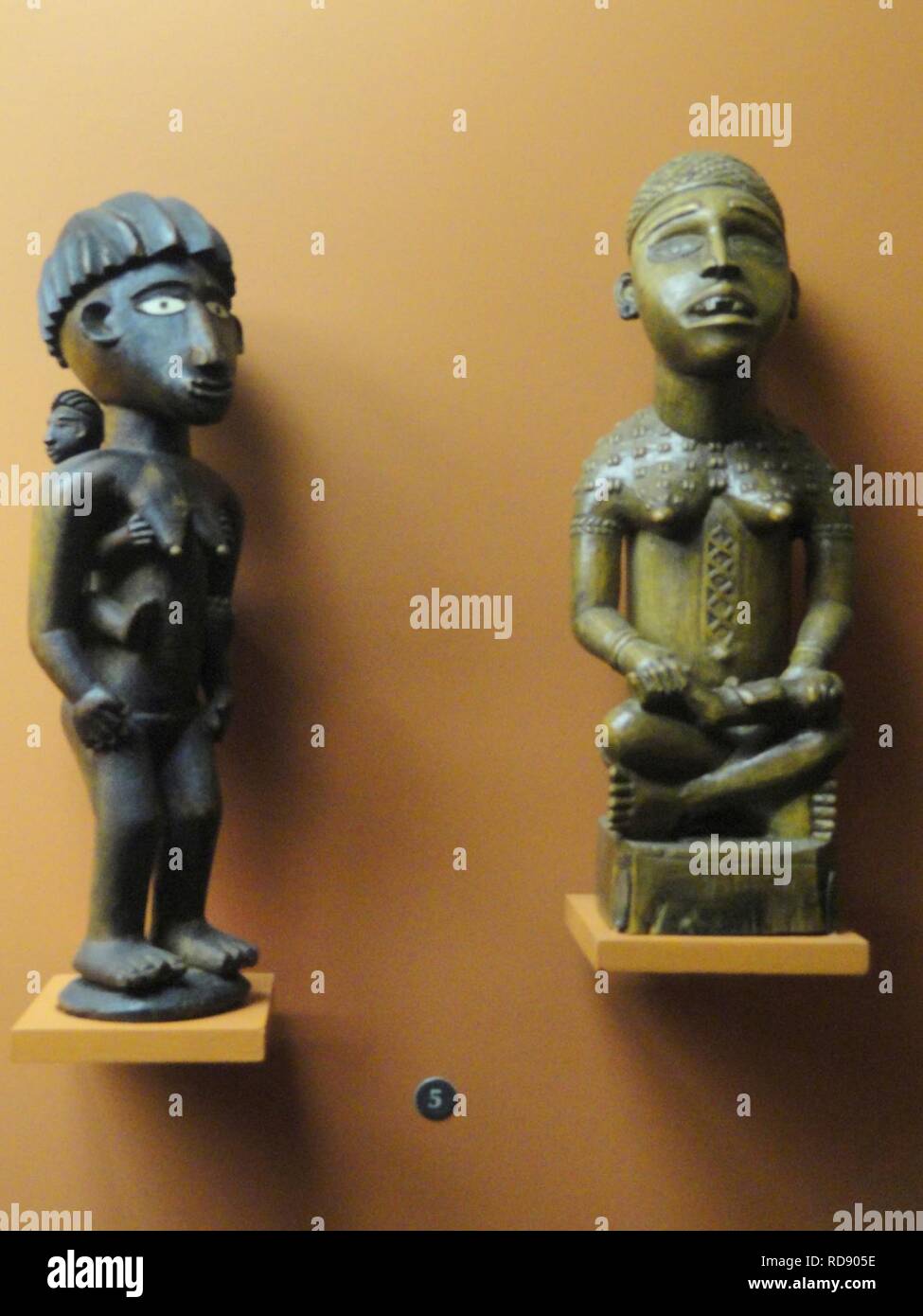 Ancester-fertility figurines, Kongo - African objects in the American ...