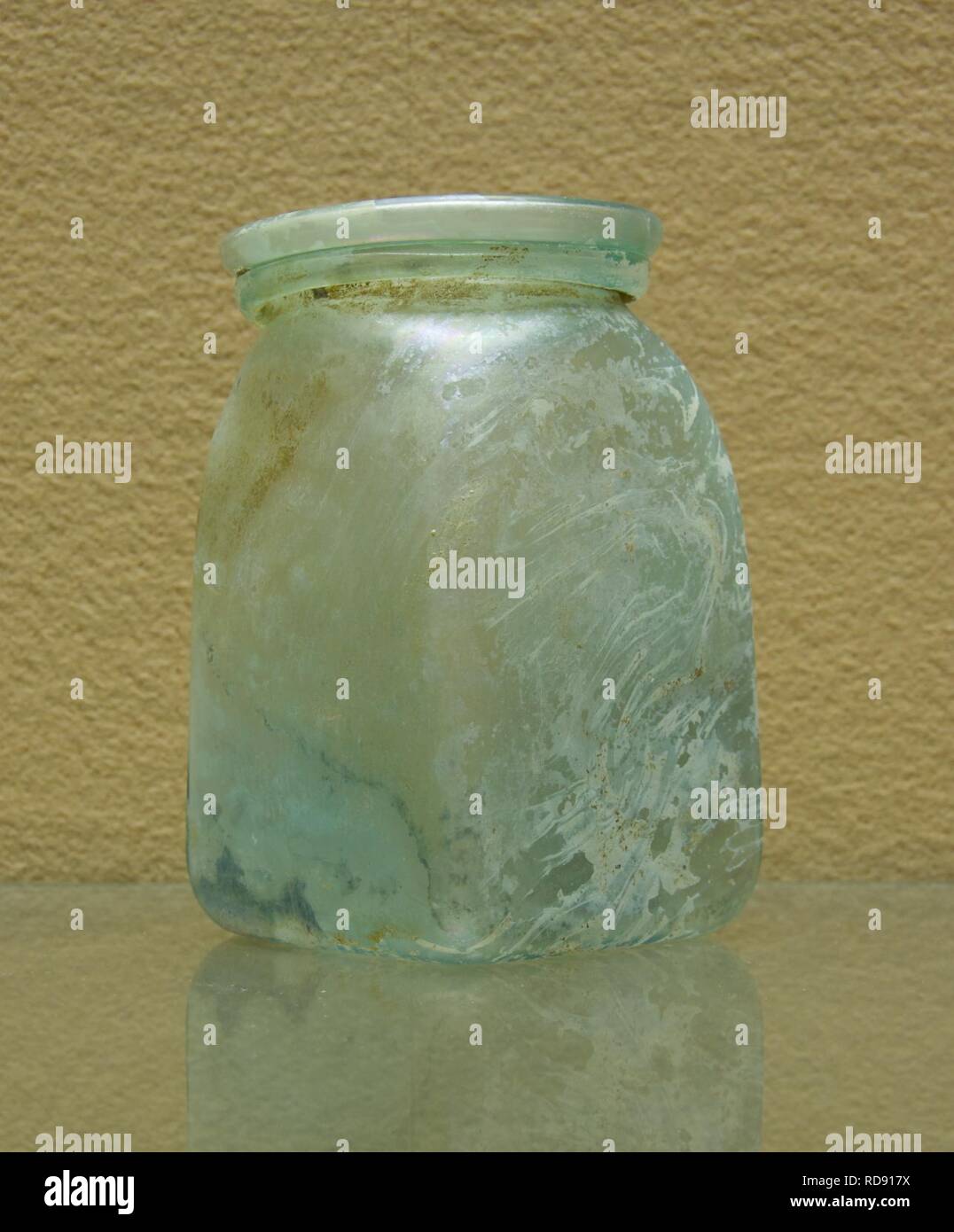 Ancient roman glassware Pompeii Antiquarium Boscoreale Stock Photo - Alamy