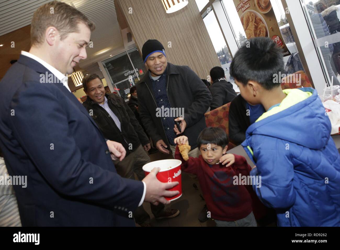 Andrew Scheer at Jollibee - 2018 (32114984988 Stock Photo - Alamy
