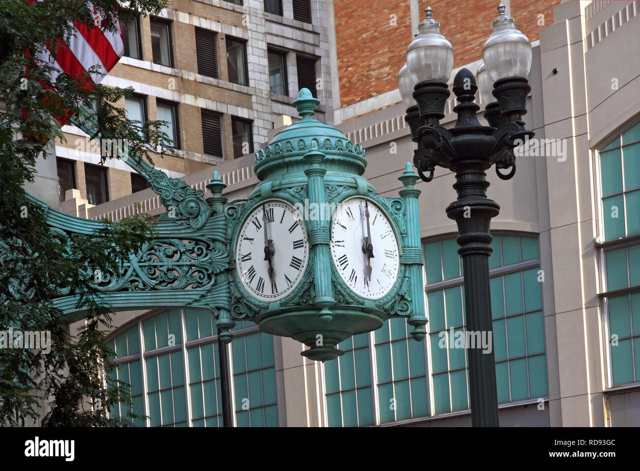 Vintage style clock in downtown Chicago, IL, USA Stock Photo - Alamy