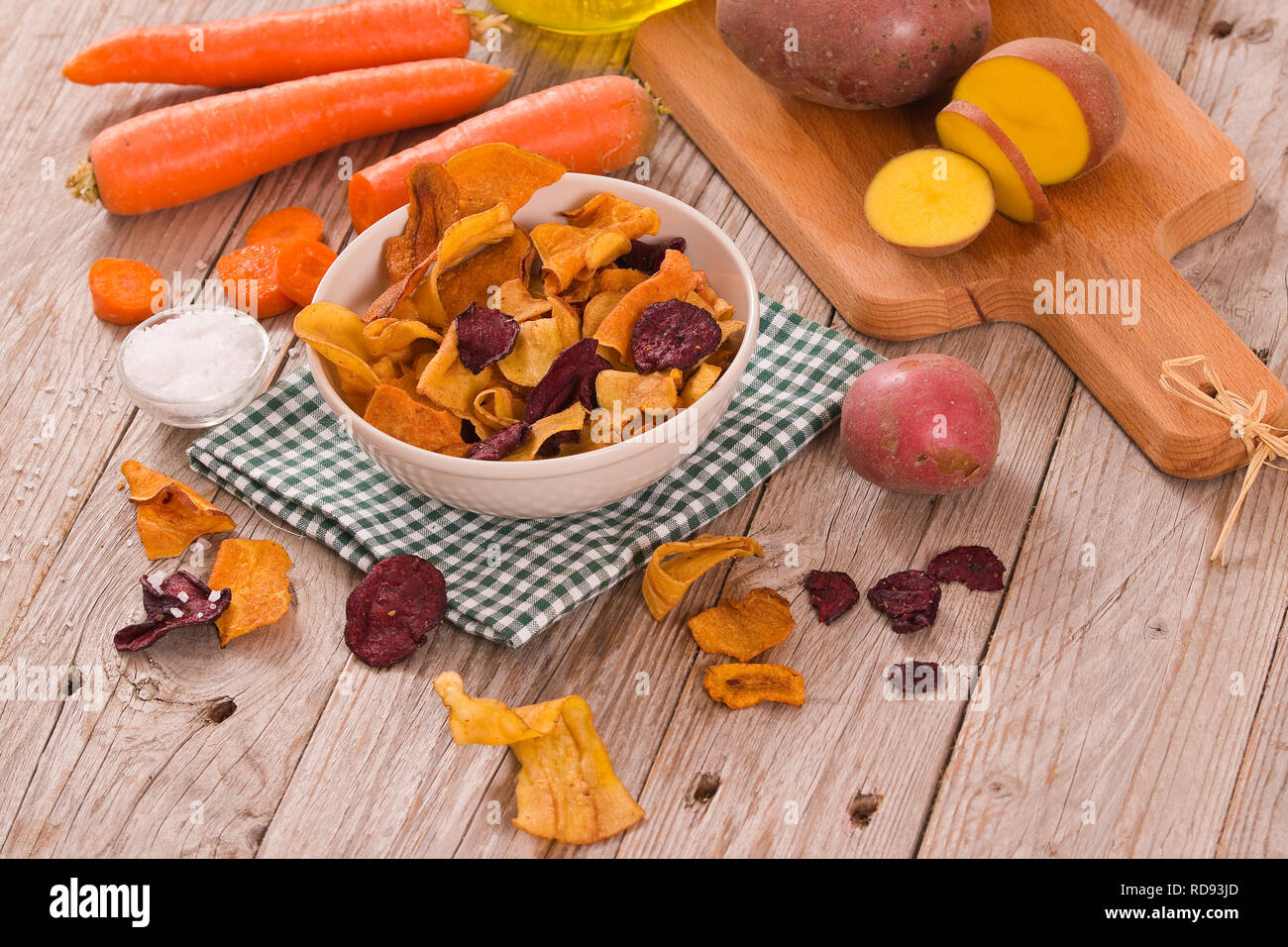 Mixed vegetable crisps Stock Photo - Alamy