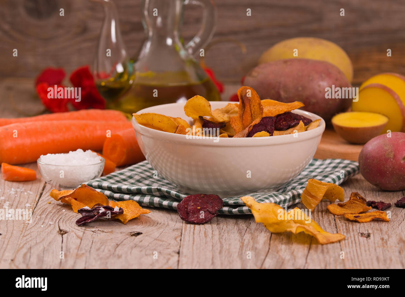 Mixed vegetable crisps Stock Photo - Alamy