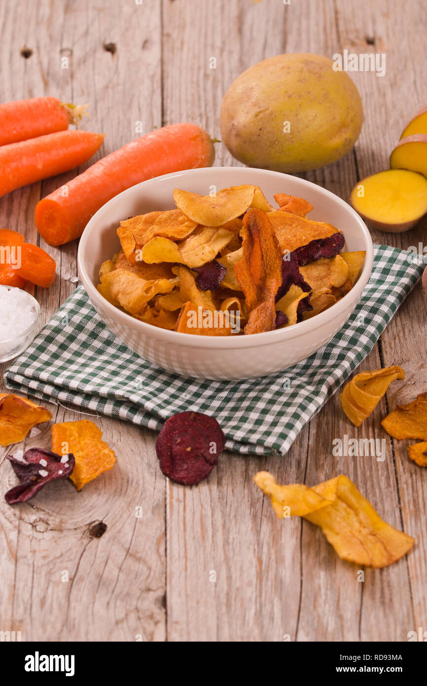 Mixed vegetable crisps Stock Photo - Alamy