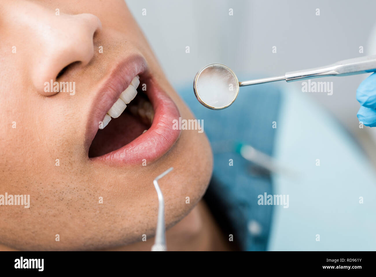 Man with open mouth hi-res stock photography and images - Alamy