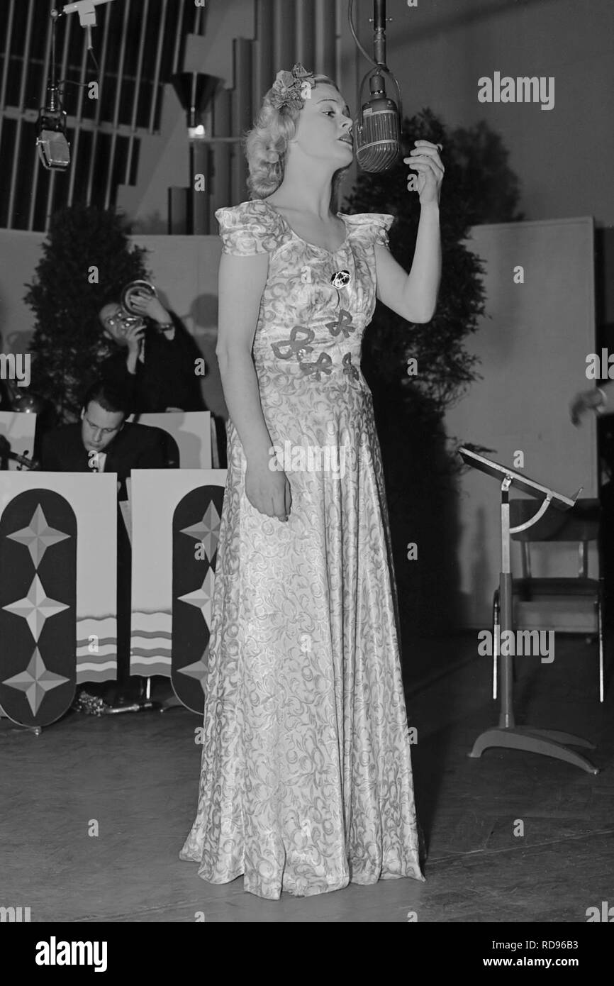 Annie de reuver hi-res stock photography and images - Alamy
