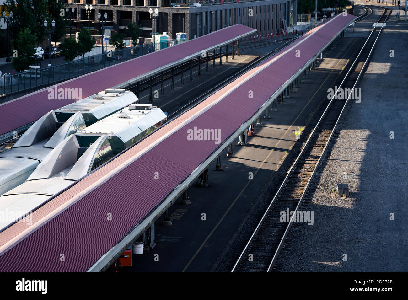 Two passenger trains hi-res stock photography and images - Alamy