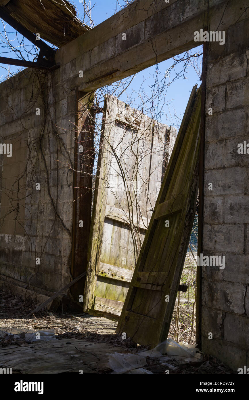 Broken down structure in abandoned factory Stock Photo - Alamy