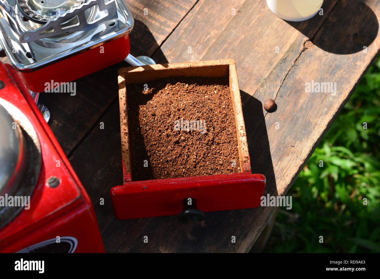 coffee powder in box from old hand grinder Stock Photo - Alamy