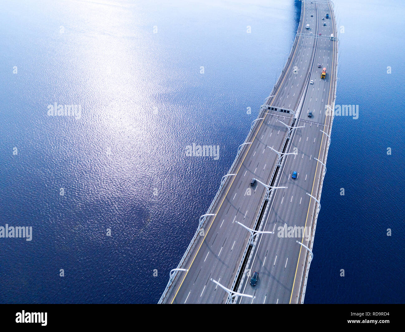 Cars crossing bridge hi-res stock photography and images - Alamy