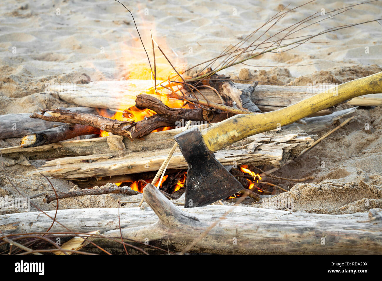 Picnic bonfire on the beach hi-res stock photography and images - Alamy