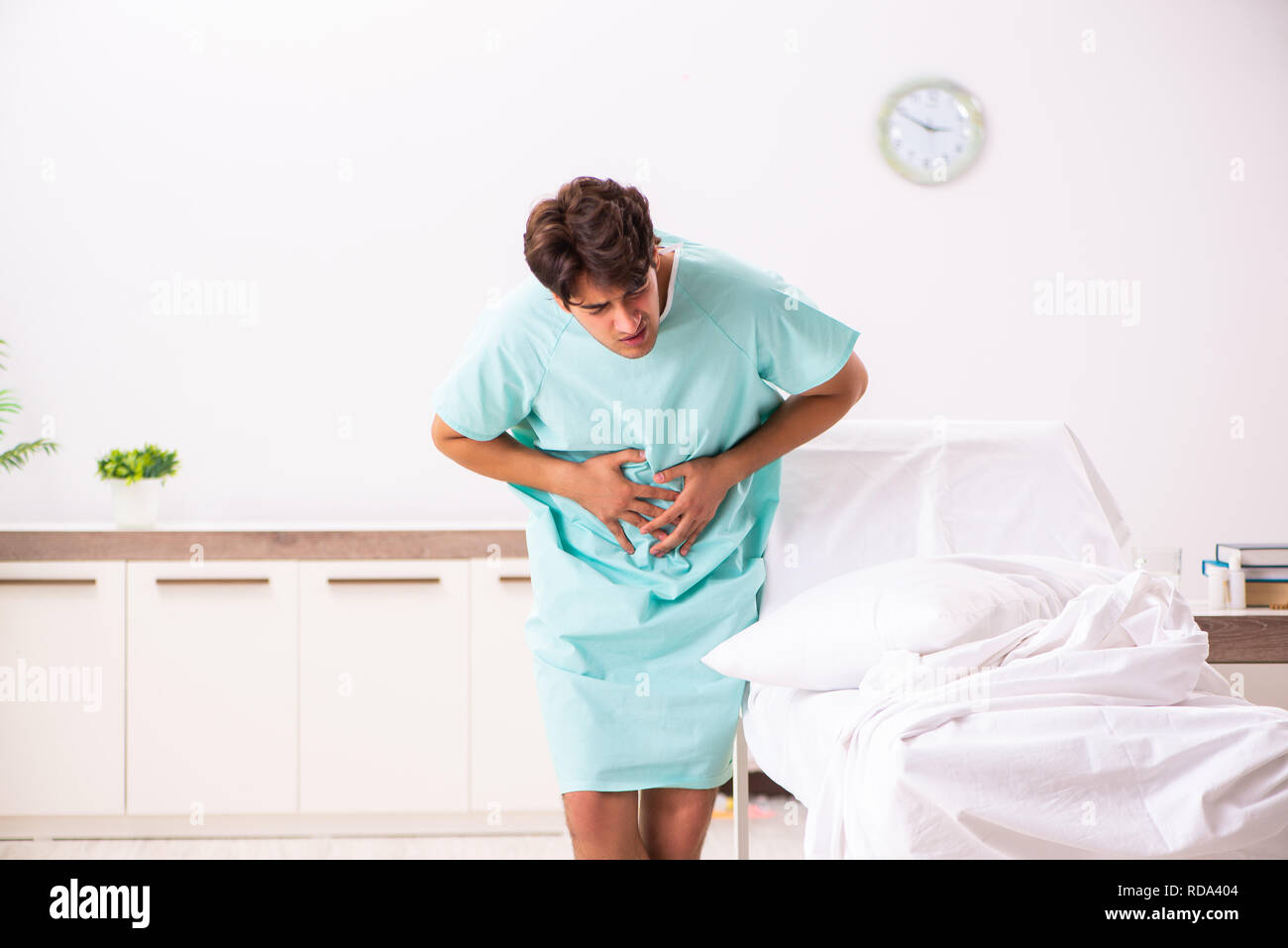 Man vomiting hospital hi-res stock photography and images - Alamy