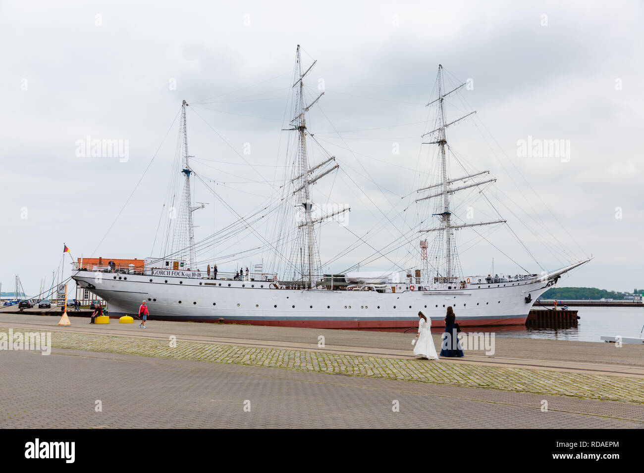 Three mast barque hi-res stock photography and images - Alamy